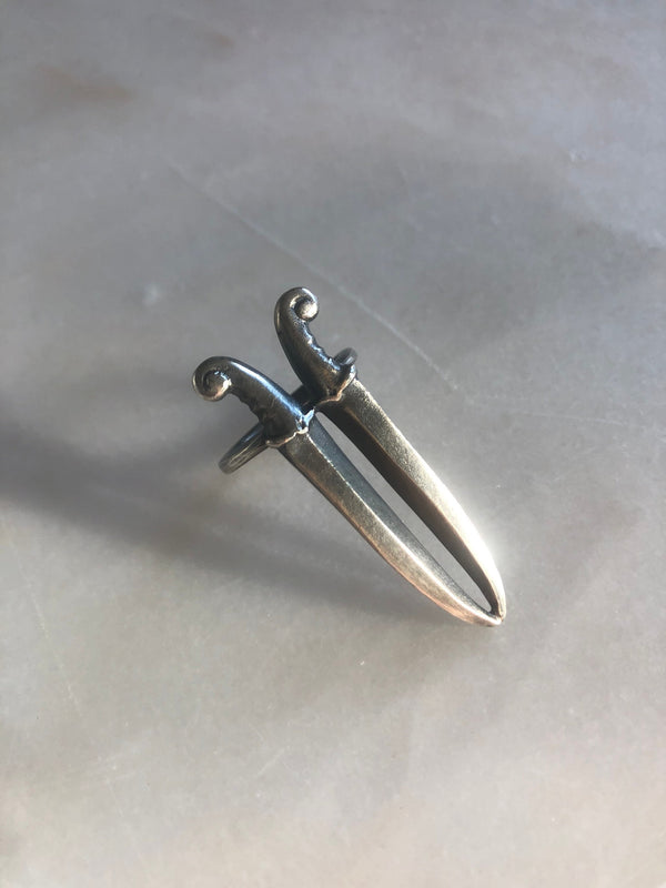 Ceremony // Dagger Ring – Ecclesia